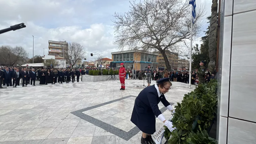 Κατάθεση στεφάνων στο Σπαθί | xronos.gr